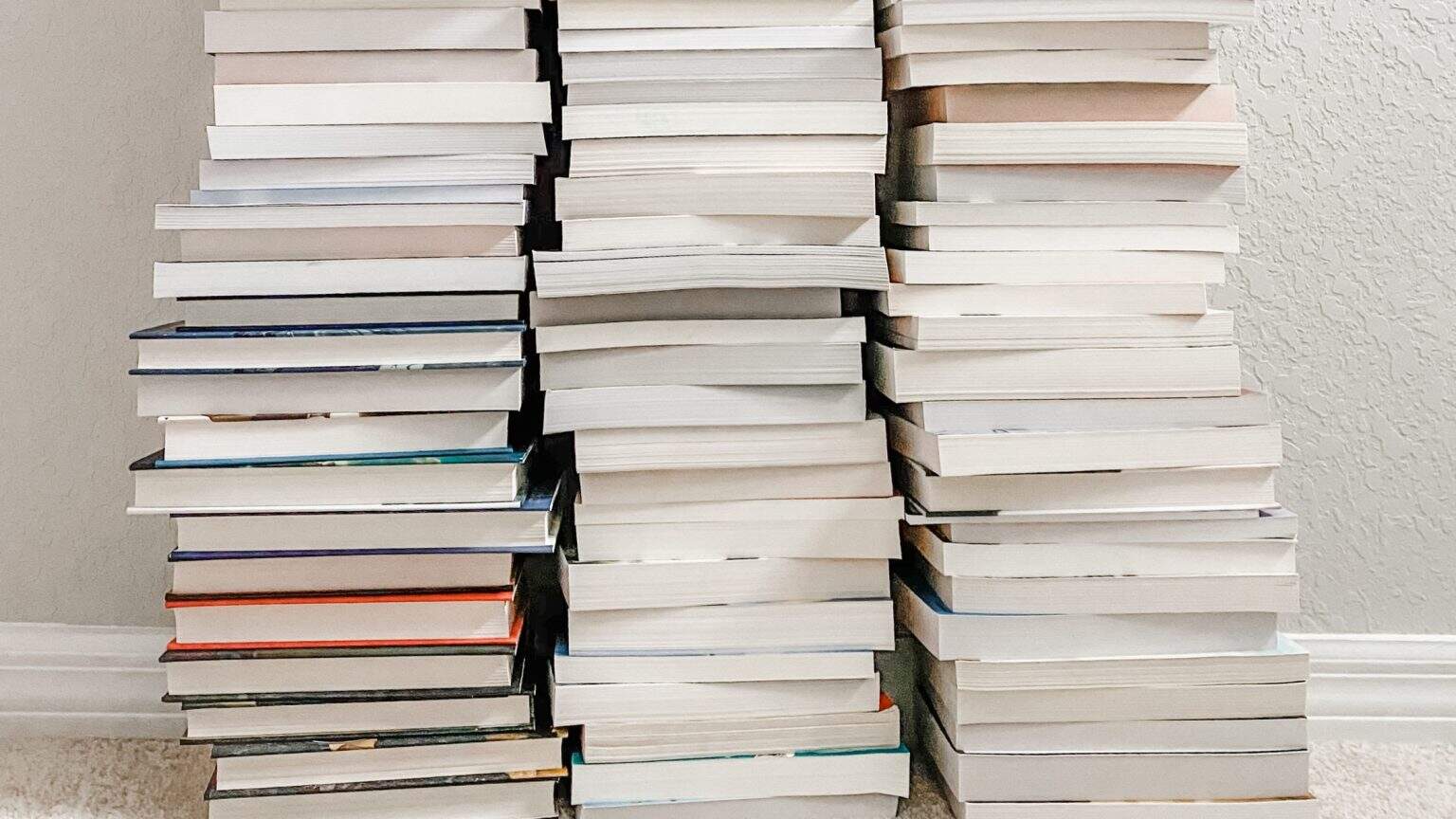 30 Game-Changing Tips to Read More Books This Year